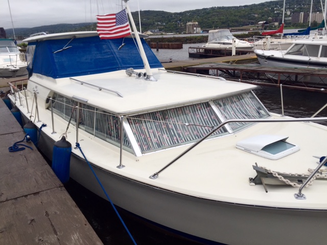Chris-Craft Commander | Big Water Boat Broker | Boats For Sale | Duluth