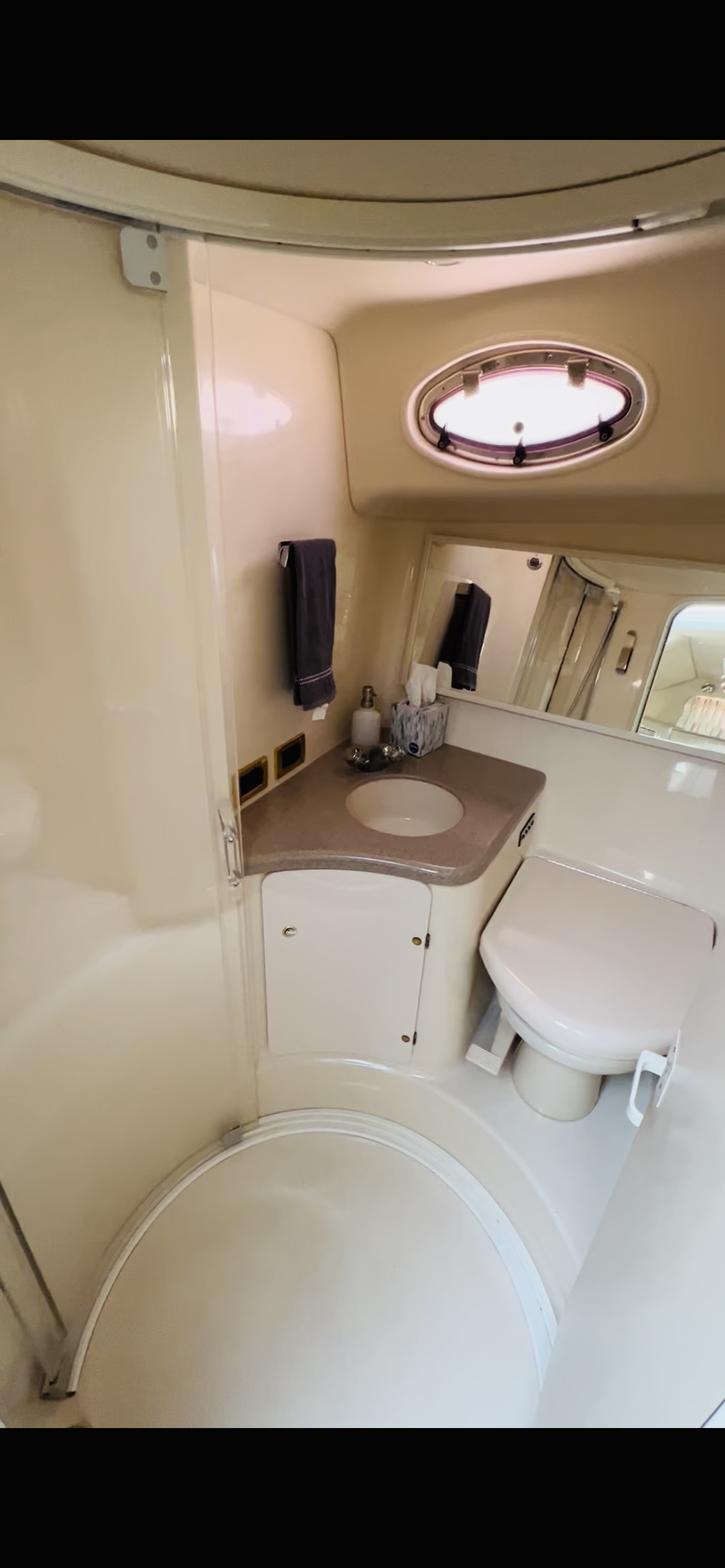 Sea Ray 370 Express Cruiser | Big Water Boat Broker | Lake Superior